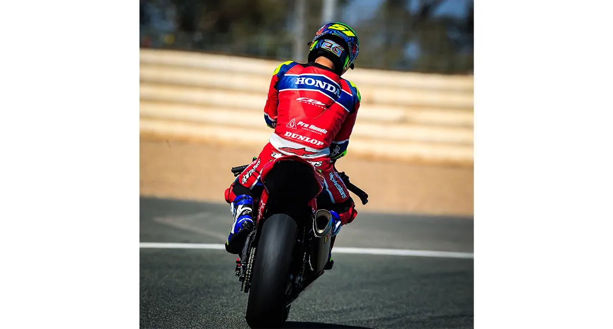 Granado termina a temporada 2022 com sua moto Honda Fireblade | Blog Honda Motos | Artigos e ...